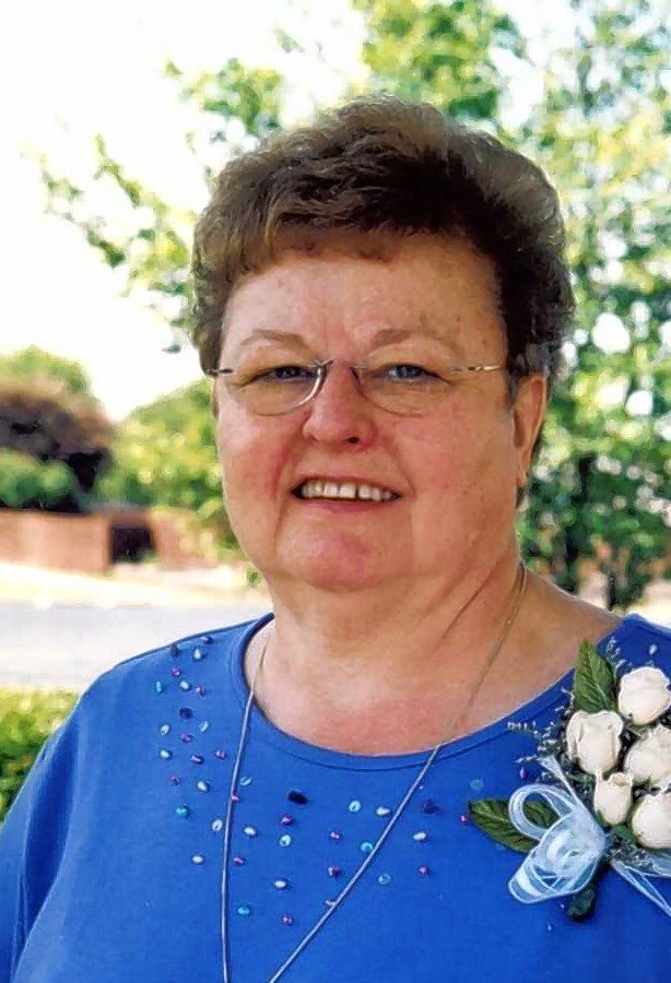 Julia Stump's Instagram, Twitter & Facebook on IDCrawl