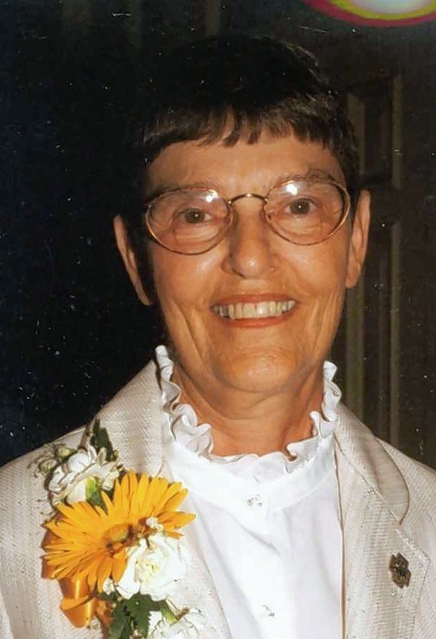 Julia Stump's Instagram, Twitter & Facebook on IDCrawl