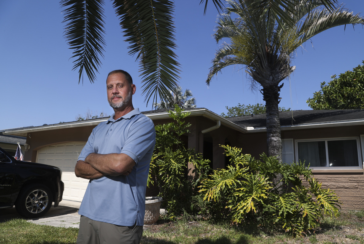 photos by dirk shadd times jason nash is seen outside his home at 5820 ...