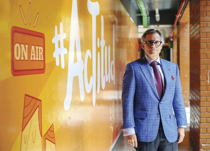 Max Luksic consolida su poder en Canal 13 y asume como director ...